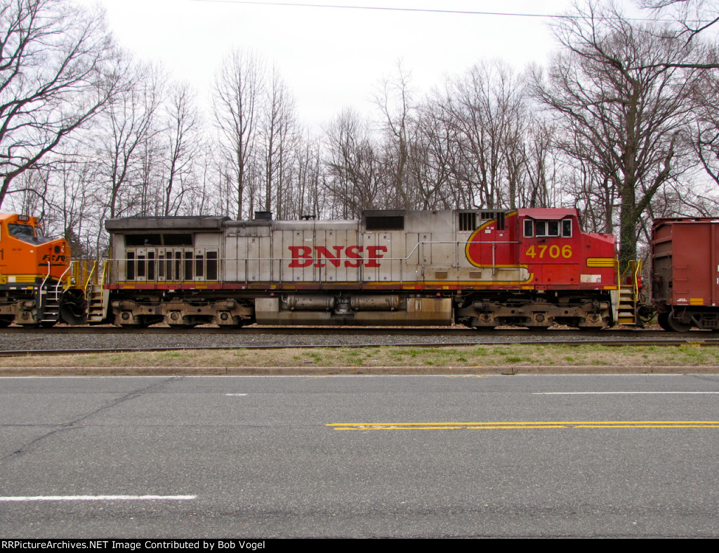 BNSF 4706